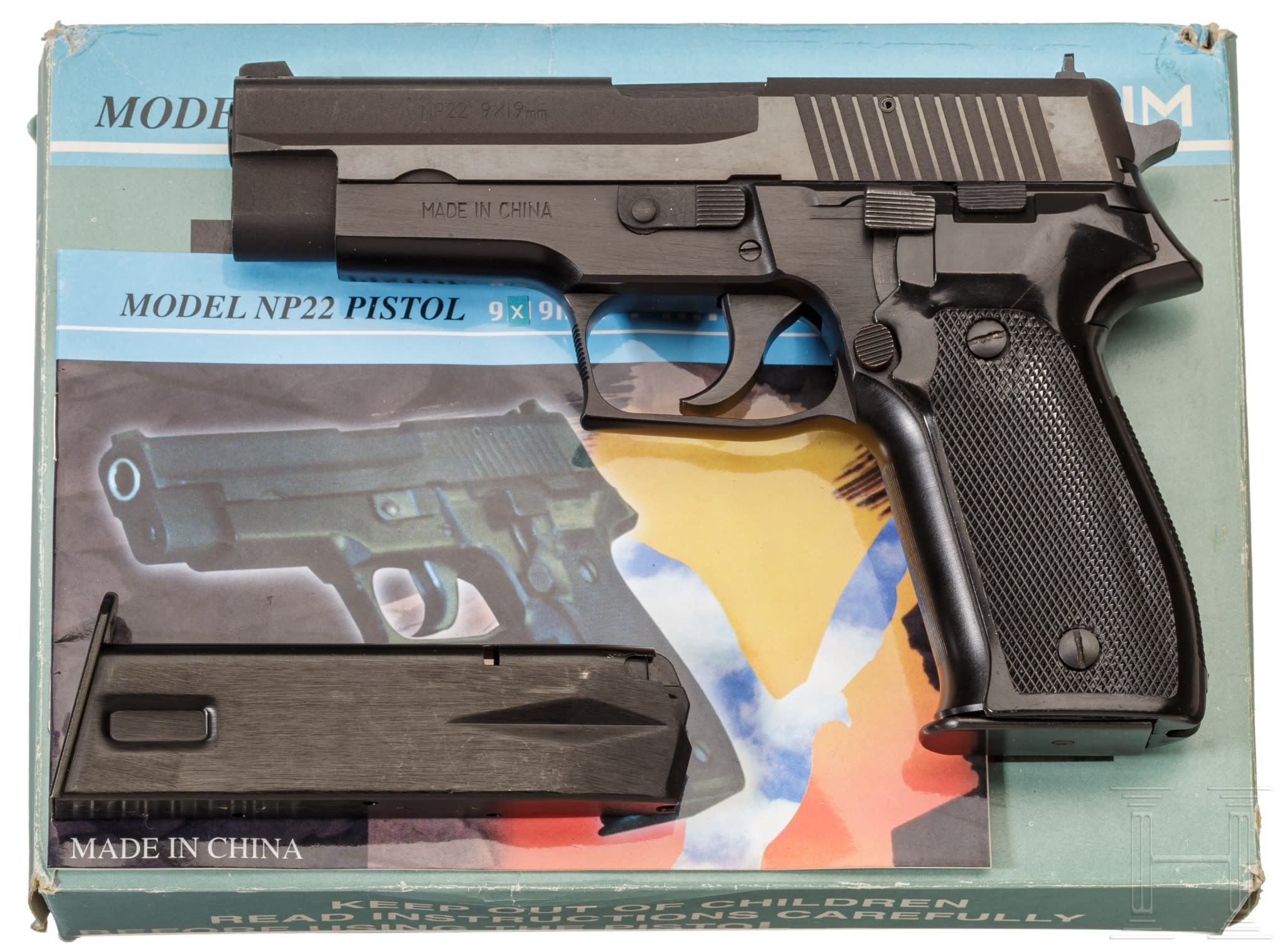 A Norinco Mod. NP 22 (~ SIG Sauer P226), new in box | Barnebys