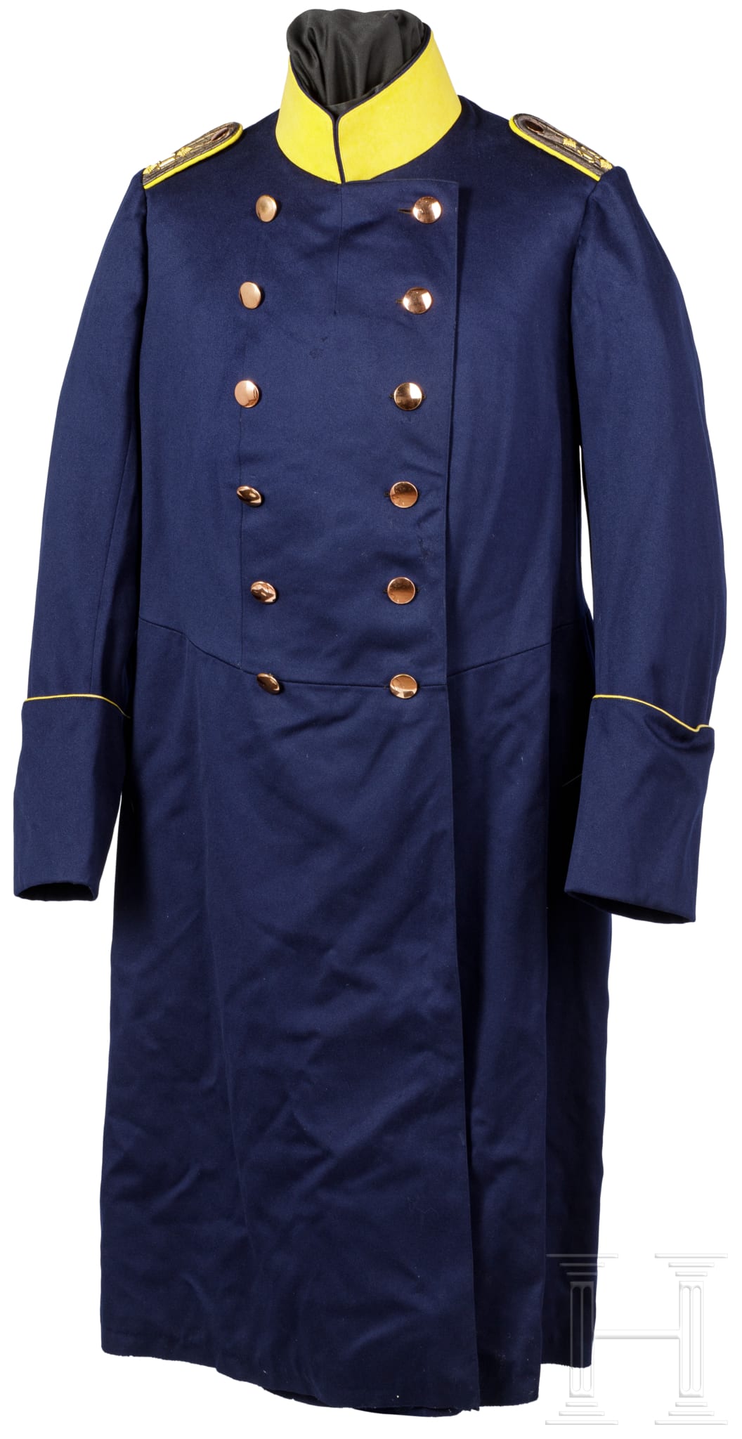 A overcoat for a captain in Uhlan Regiment No. 11, circa 1900 | Barnebys